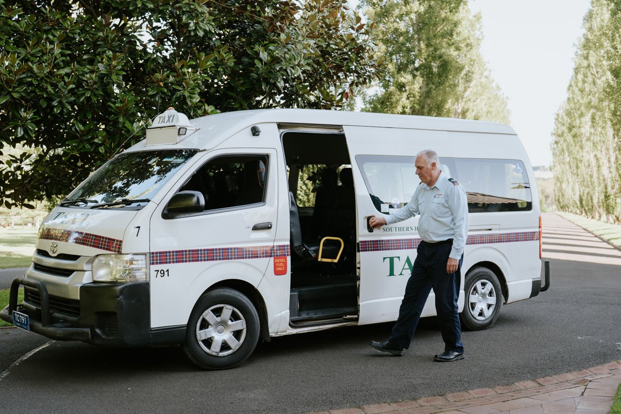 Reliable Southern Highlands Taxis, Limousines & Coaches